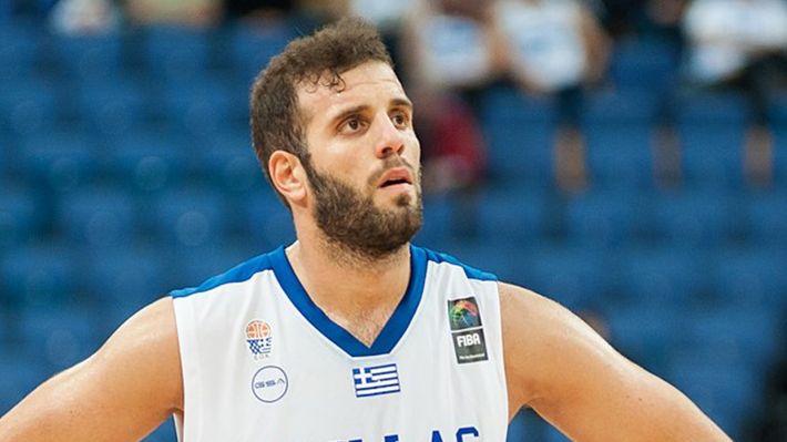 Στις καθαρίστριες του ΟΑΚΑ θα δώσει τη φετινή αμοιβή του ο Νίκος Παππάς ...