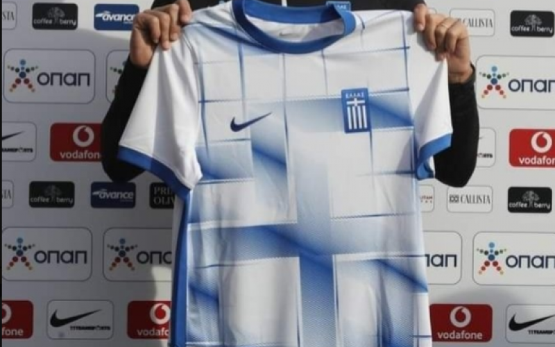 Η ΕΠΟ για τη φανέλα της Εθνικής: «Το σχέδιο παραπέμπει στην επέτειο των ...