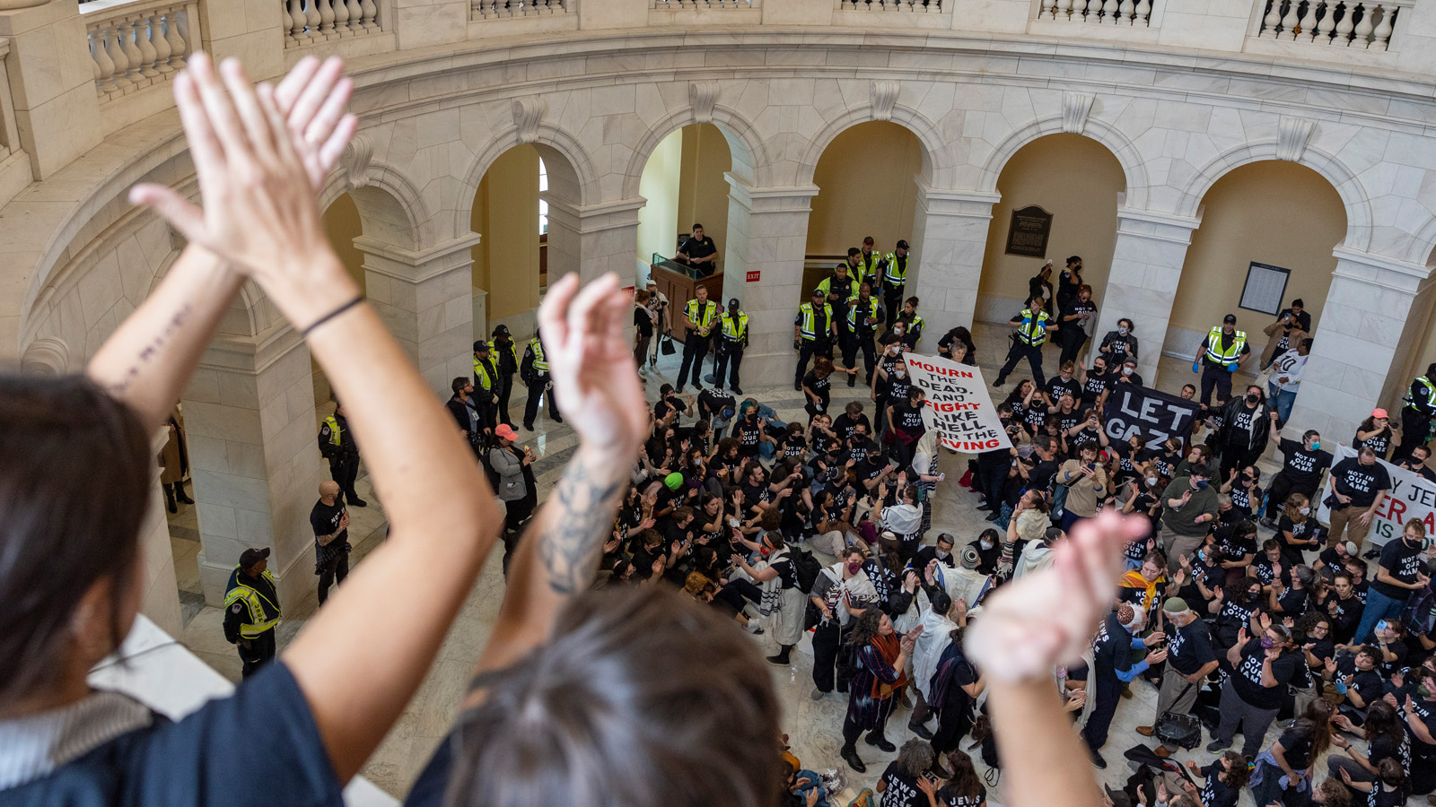 Κατάληψη του Καπιτωλίου από αμερικανο-ισραηλινούς που διαδήλωναν κατά ...