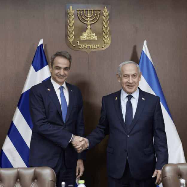 ΗΡΩ ΚΩΝΣΤΑΝΤΟΠΟΥΛΟΥ: Με δεκαεπτά σφαίρες, όσες και τα χρόνια της ...