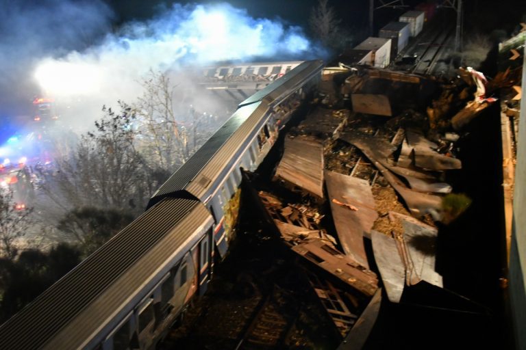 Στον ανακριτή η έκθεση Κωνσταντόπουλου για την πυρόσφαιρα στα Τέμπη ...