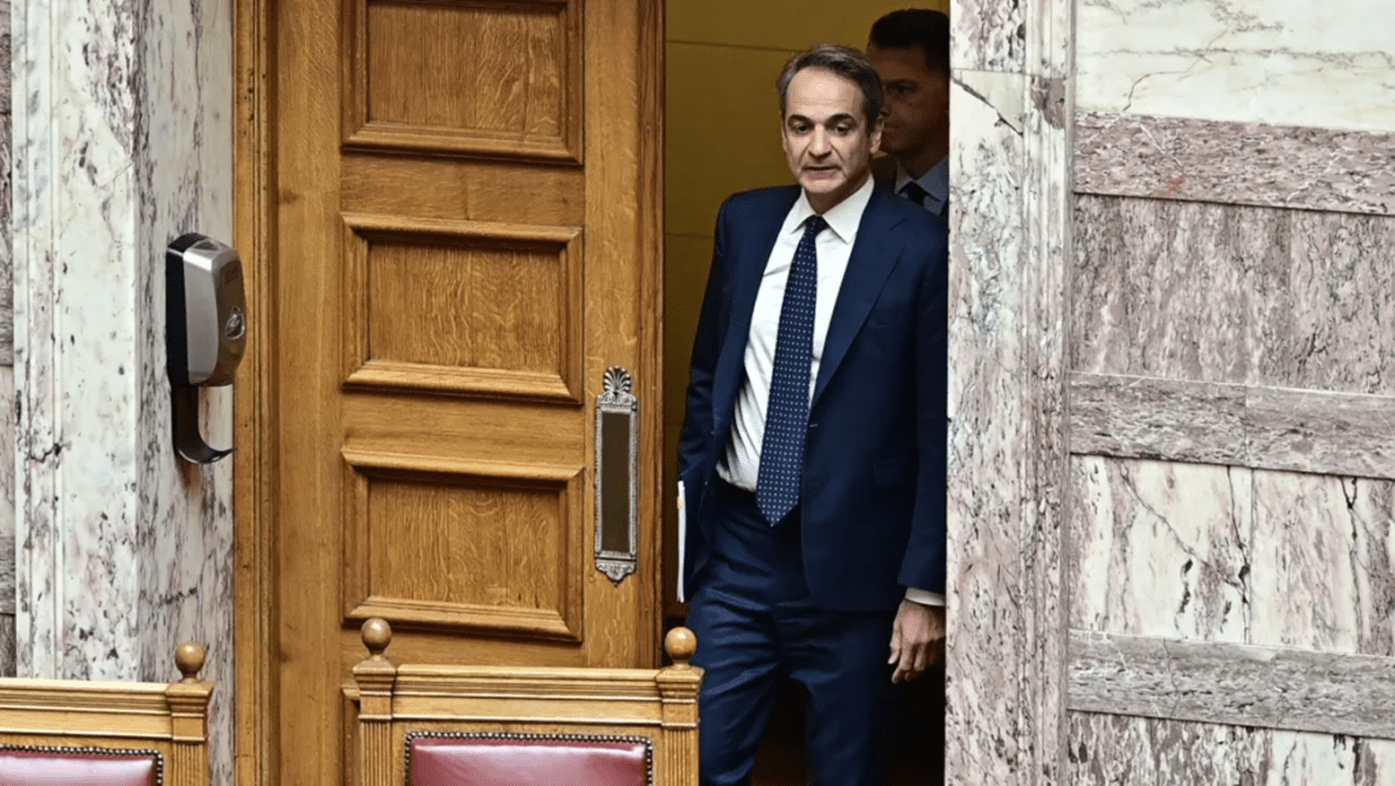 ΗΡΩ ΚΩΝΣΤΑΝΤΟΠΟΥΛΟΥ: Με δεκαεπτά σφαίρες, όσες και τα χρόνια της ...