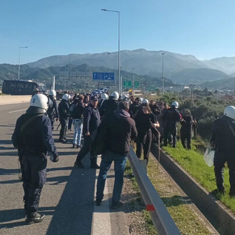 Έχει χαθεί η μπάλα! - Το πανό στο «Καραϊσκάκη» | Ημεροδρόμος